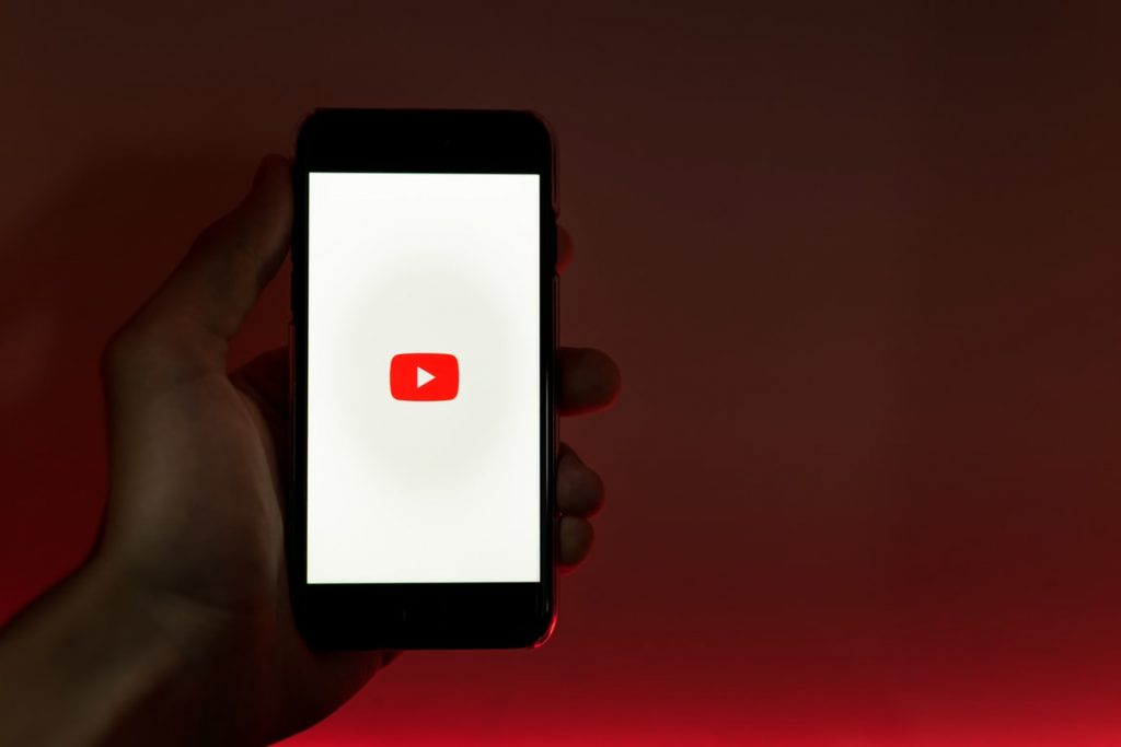 Apa perbedaan youtube premium dengan youtube biasa?